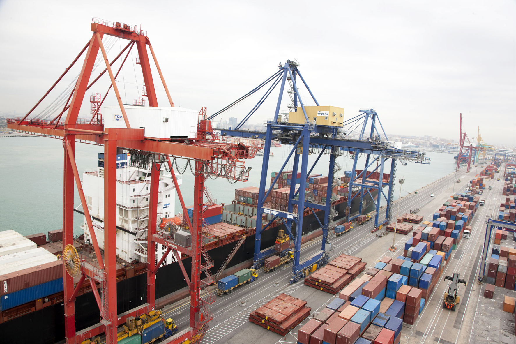 EALING - EUROPEAN FLAGSHIP ACTION FOR COLD IRONING IN PORTS - Fundación ...